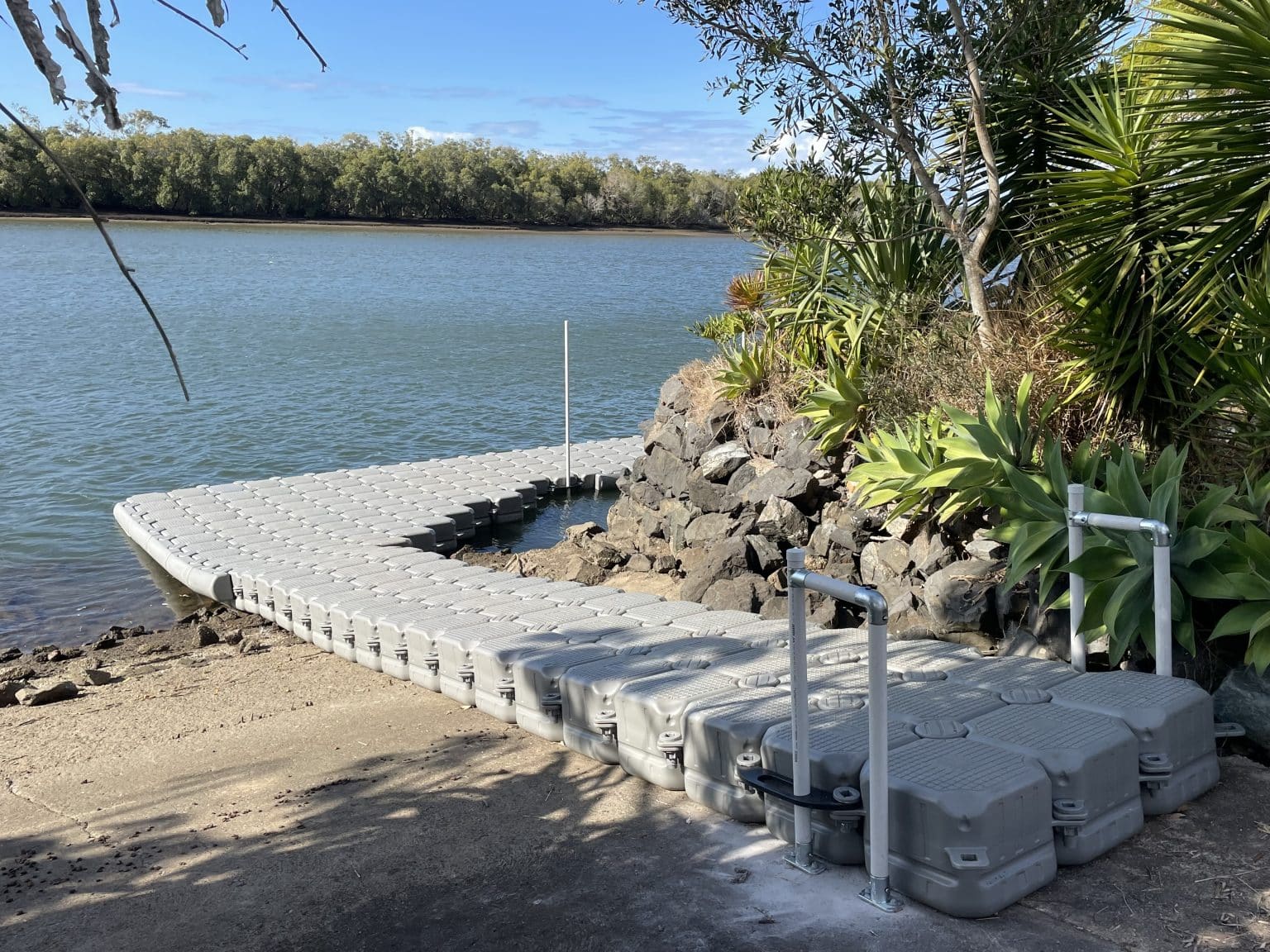 Floating Walkways and Platforms | Modular Floating Platform